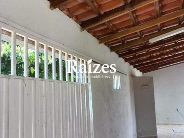 Casa à venda no Luizote de Freitas em Uberlândia com 2 quartos, 2 vagas