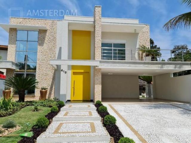 Casa à venda no M18 na Riviera, em rua larga, com 6 suítes, 520 m² de área construída