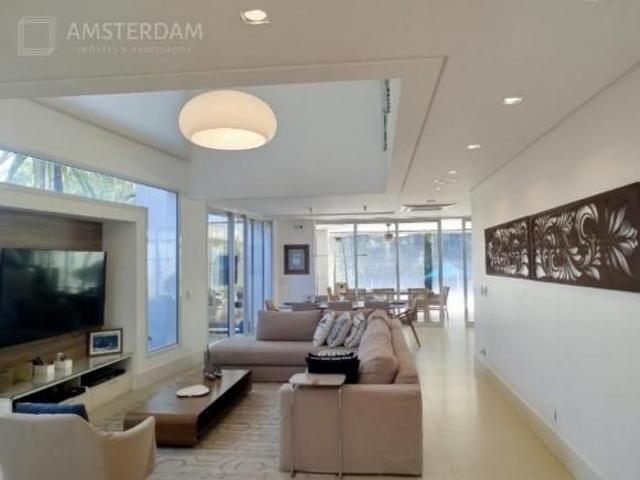 Casa à venda no M19 na Riviera, com 7 suítes, decorada, com 666,40 m² de área construída