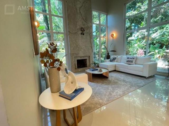 Casa à venda no M21 na Riviera, 5 suítes, 434,00 m² de pura elegância e conforto que você merece