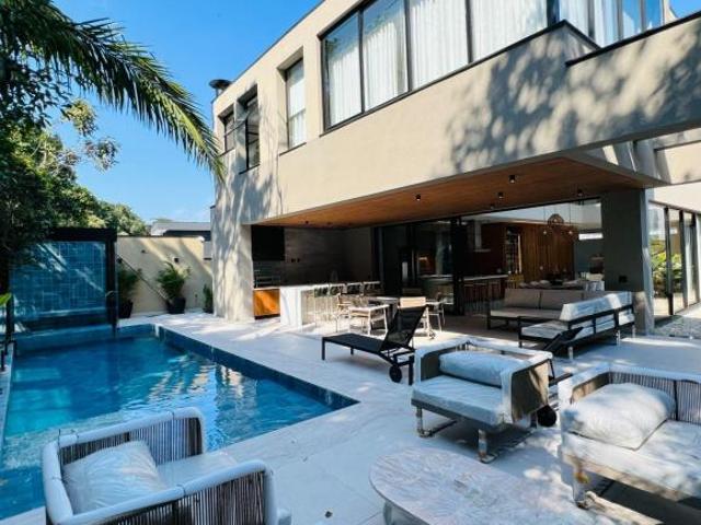 Casa á venda no Modulo 24, com 6 suítes, 6 vagas, 449 m2 de area útil