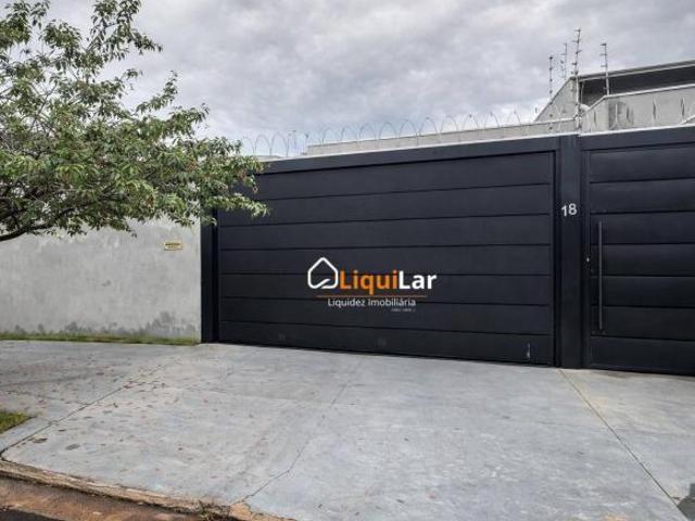 Casa à Venda no Montevidéu com 3 Suítes, Piscina, Espaço Gourmet e Amplo Quintal Próxima ao Alphavil