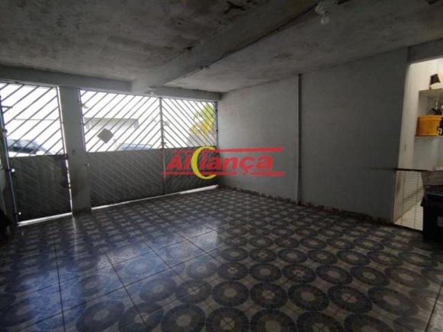 Casa a venda no Monte Alto, 05 dorm, 03 salas, 03 vagas, 250 A.T