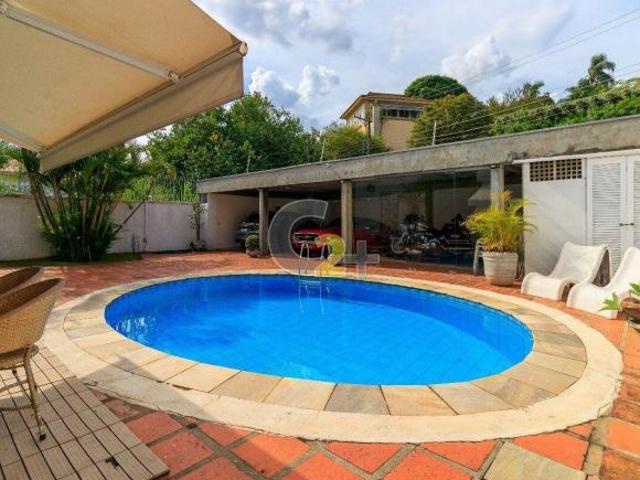 Casa á venda no Morumbi, 4 quartos, 3 suítes, 4 vagas de garagem