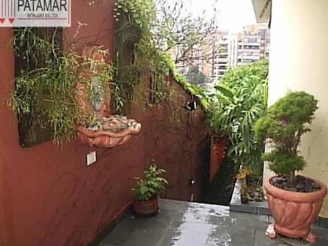 Casa à venda no Morumbi 5 quartos, 3 suítes, 5 vagas, 1.800m²