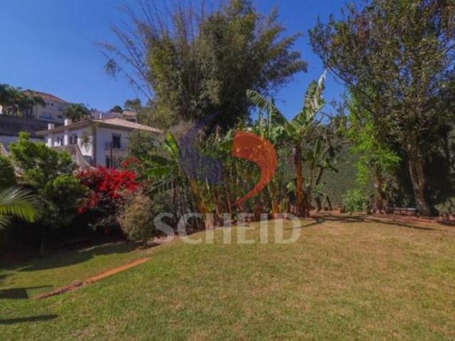 Casa à venda no Morumbi com 4 suites!