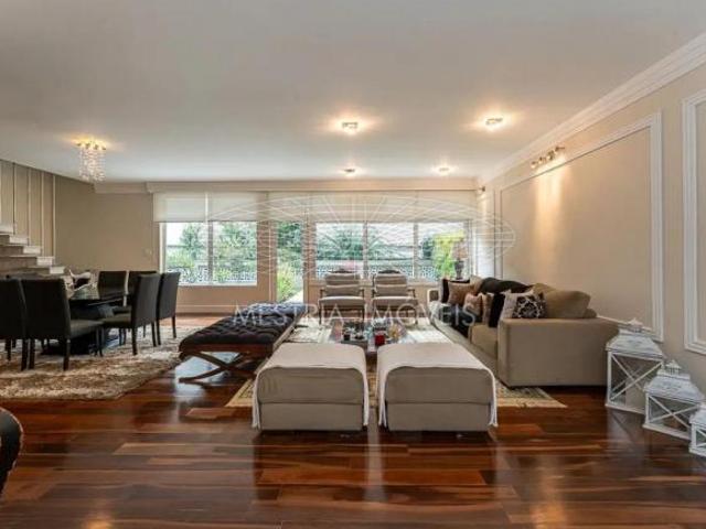 Casa a venda no Morumbi em rua fechada! Terreno com 1034 m2!