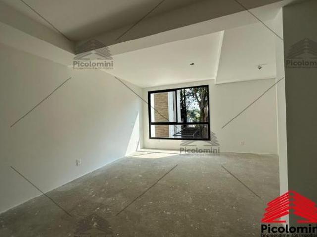 Casa à venda no Morumbi, São Paulo SP: 3 quartos, 1 suíte, 3 banheiros, 3 vagas de garagem, 250m² de