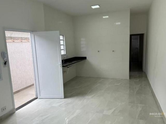 Casa à venda, no Maracanãem Praia Grande SP