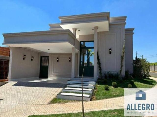 Casa à venda no Maria Júlia com 3 suítes e 2 vagas de garagem / Próximo ao Compre Mix