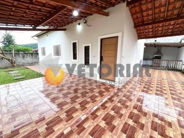 Casa à venda no Massaguaçu em Caraguatatuba SP