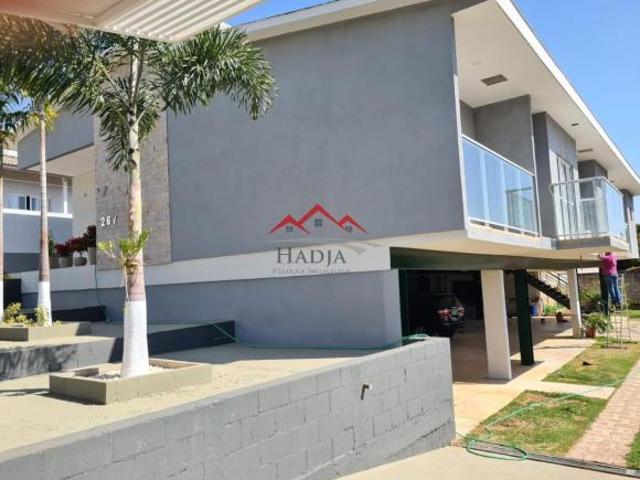 Casa à Venda no Medeiros: Residência ou Comércio de Alto Padrão com 10 Vagas de Garagem e 3 Suítes