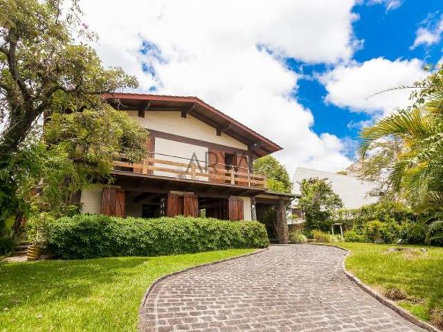 Casa à venda no Mercês ARYA1