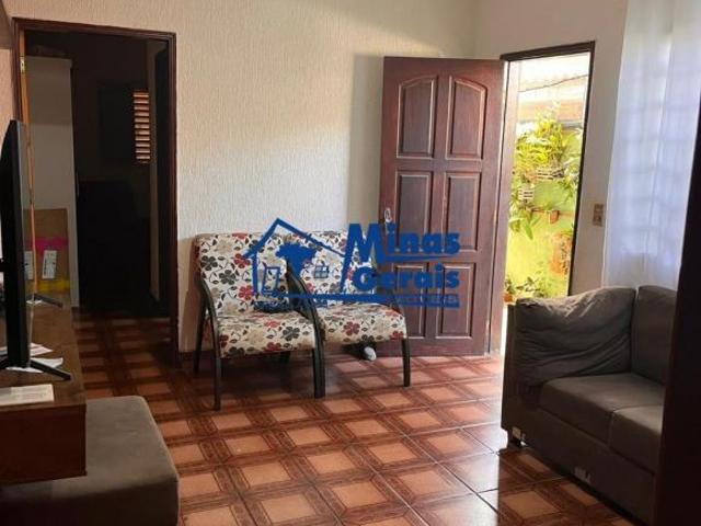 Casa à Venda no Novo Horizonte 4 Dormitórios com Suíte e Churrasqueira