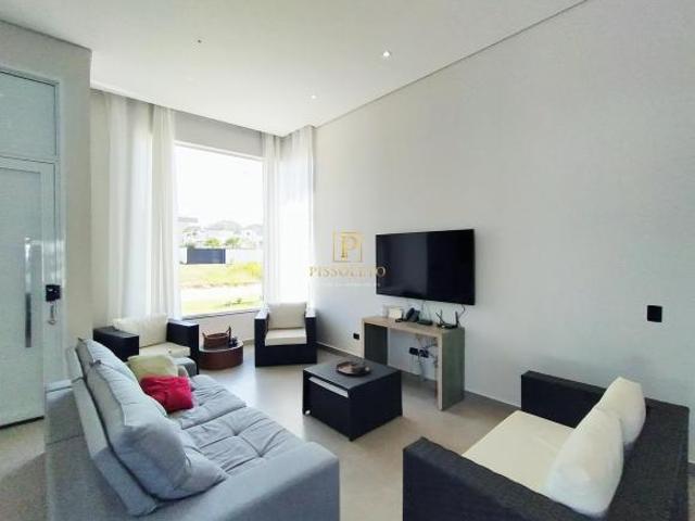 Casa à Venda no Ninho Verde II | 3 Dormitórios | Piscina | Pé Direito Alto