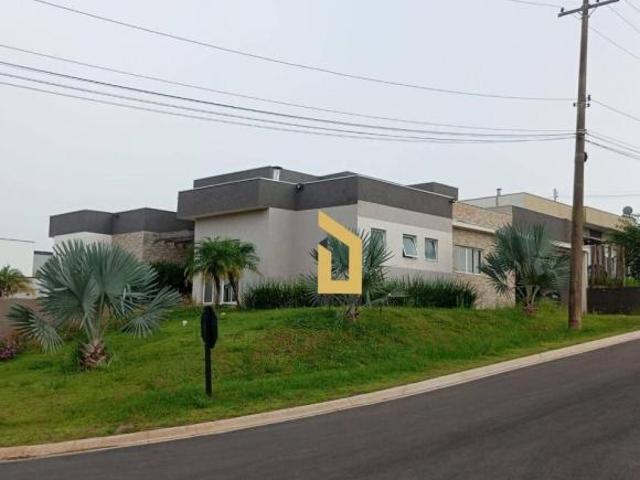 Casa à venda no Ninho Verde II | 4 Dormitórios | 3 suítes | Área Gourmet | Piscina | 4 vagas | Lazer