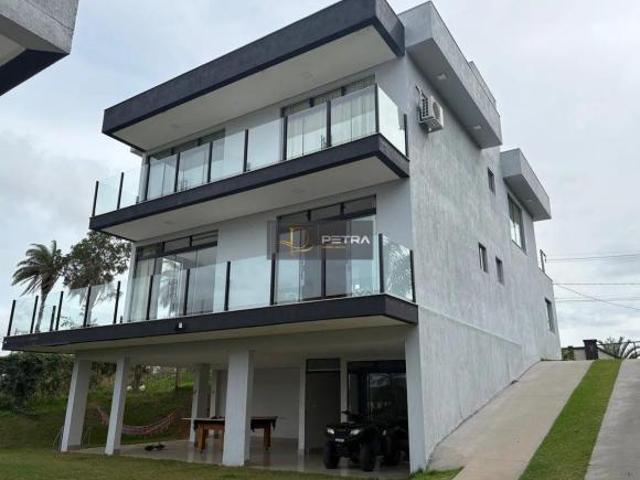 Casa à venda no Solar do Madeira