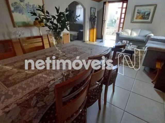 Casa à Venda no Sagrada Família – 3 Quartos sendo 1 Suíte