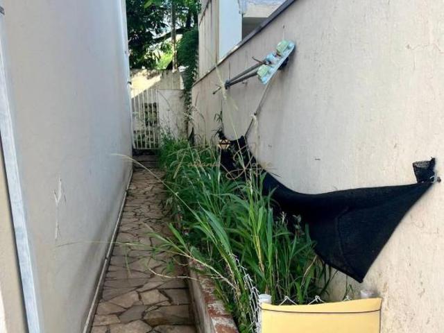 Casa à venda no San Conrado em Sousas, charmosa e ampla!