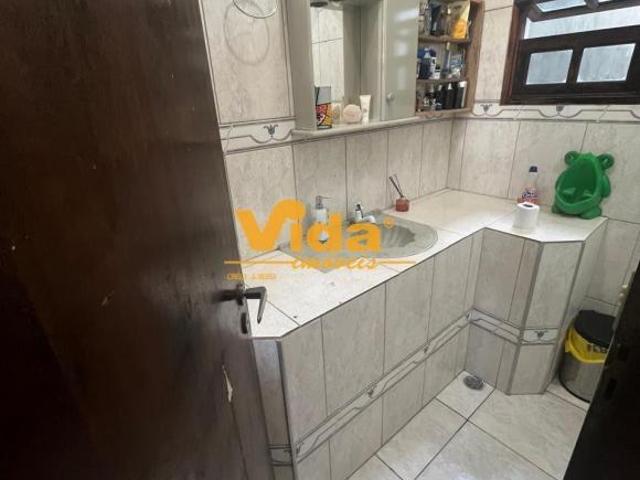 Casa a venda no Santo Antônio com 2 casas 03 quartos sendo 01 suite Osasco