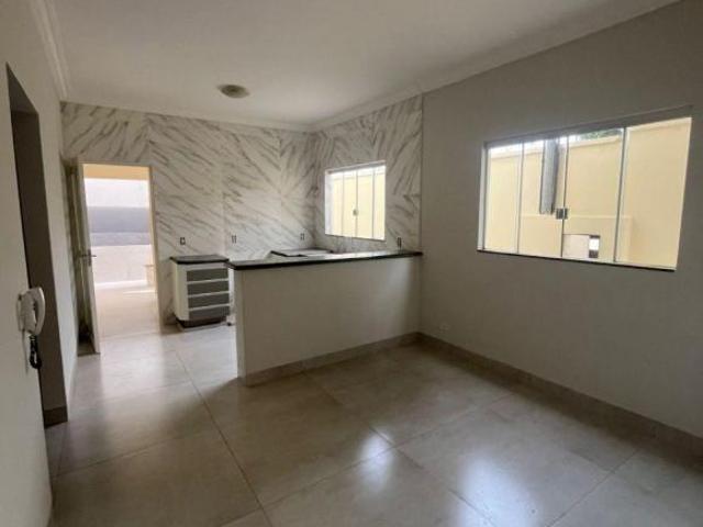 Casa à Venda no Santa Mônica 3/4 sendo 1 suíte Com armários
