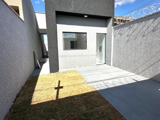Casa à Venda no Setor Buena Vista – Oportunidade Única Casa de Rua com 2 Quarto s por R$ 235000.00