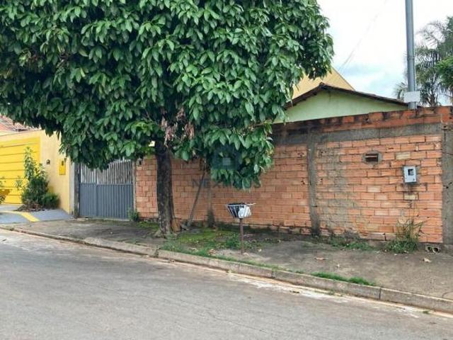 CASA Á VENDA NO SETOR FAIÇALVILLE