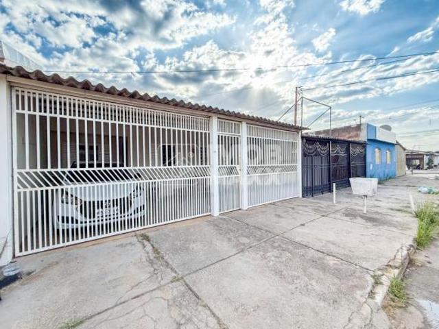 Casa à Venda no Setor N Brasília, 4 Quartos, 120m², R$350.000