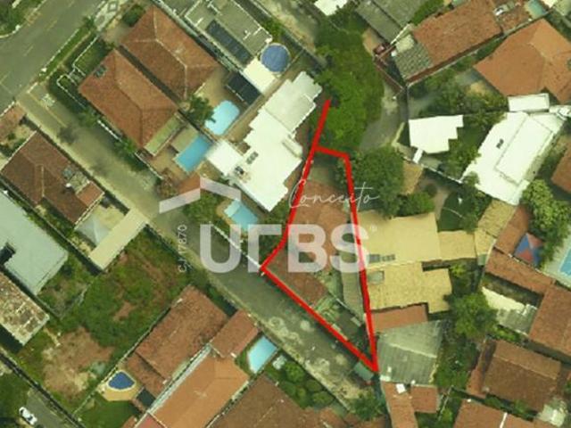 Casa a venda no Setor Sul proximo ao clube de engenharia Avenida 136