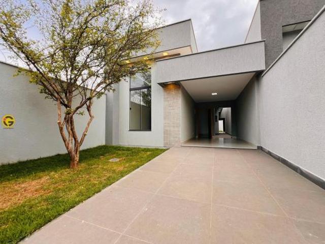 CASA À VENDA NO SETOR PONTAL SUL – 3 QUARTOS, SUÍTE E QUINTAL PARA PISCINA