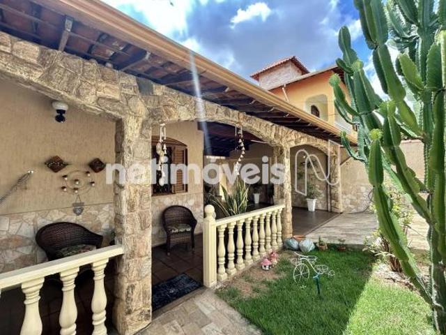 Casa a venda no Serrano!
