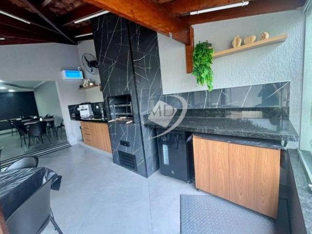Casa à venda no Condomínio fechado 3 dormitórios, 141m², 2 vagas de garagem