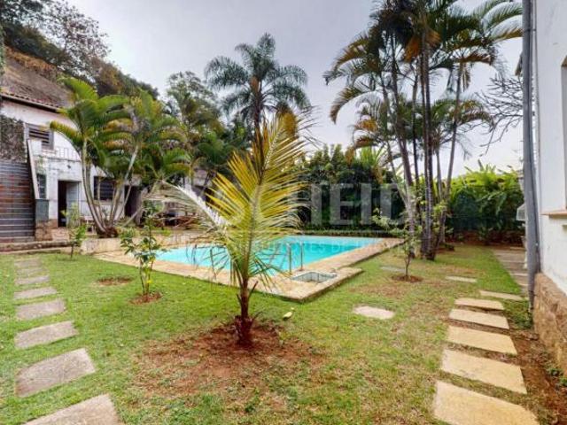 Casa á Venda no Sumaré com 3 quartos sendo 3 suítes, 5 vagas