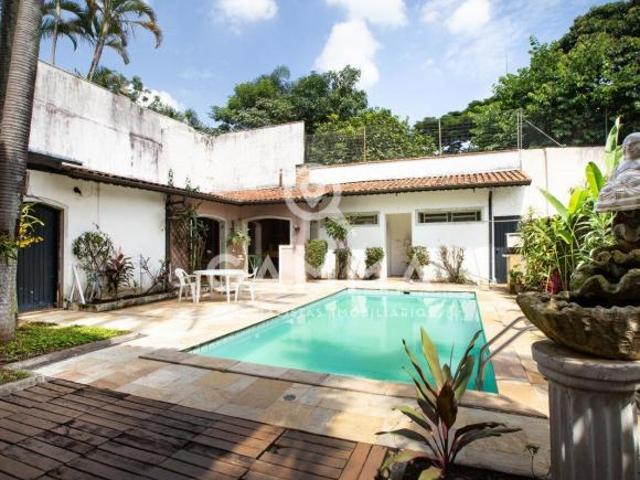 Casa à venda no Sumaré em rua segura Perfeita para lazer