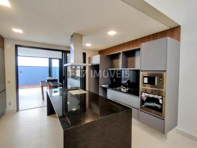 Casa a venda no Swiss Park Campinas com 3 suítes