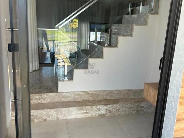 Casa à venda no Swiss Park Campinas, com 3 suítes, com 271 m², piscina com hidro