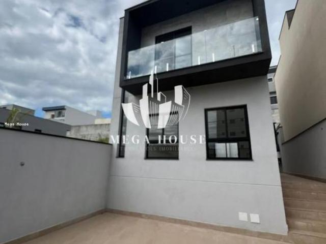 CASA À VENDA NO PORTAL DOS IPÊS