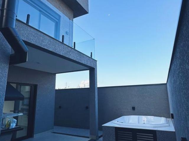 CASA Á VENDA NO PORTAL DOS IPÊS!