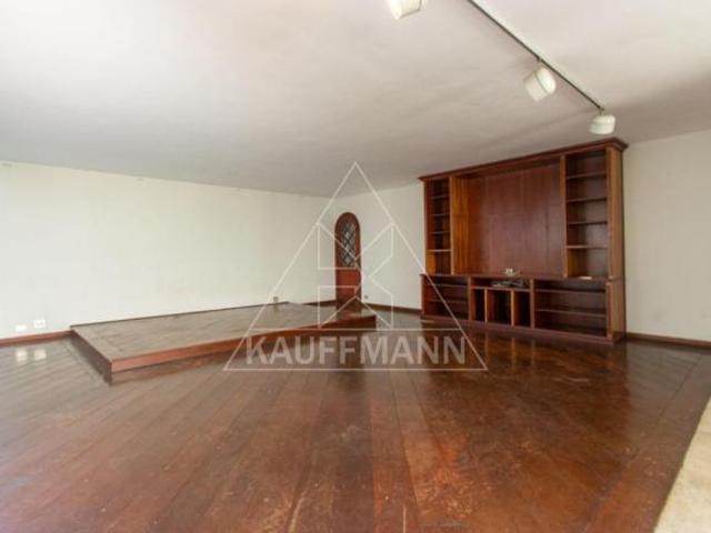 Casa à Venda no Pacaembu: 4 Dormitórios 4 Suítes, 6 Vagas, 495m²