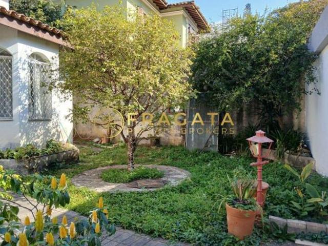 Casa à Venda no Pacaembu com 4 Suítes e 6 Vagas 362 m²