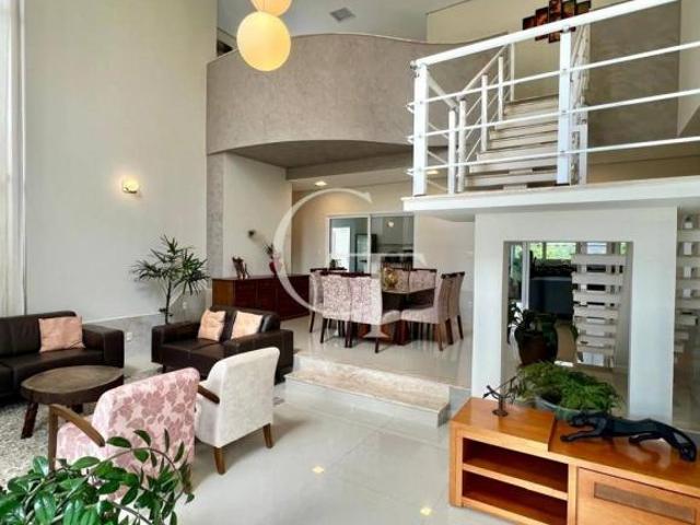 Casa à venda no Palmeiras Imperiais em Salto | 4 suítes, suíte térrea, lareira, gourmet completo e a