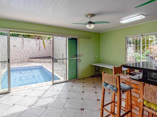 CASA A VENDA NO PAROLIN COM 03 DORMITORIOS E PISCINA COM 270 M2