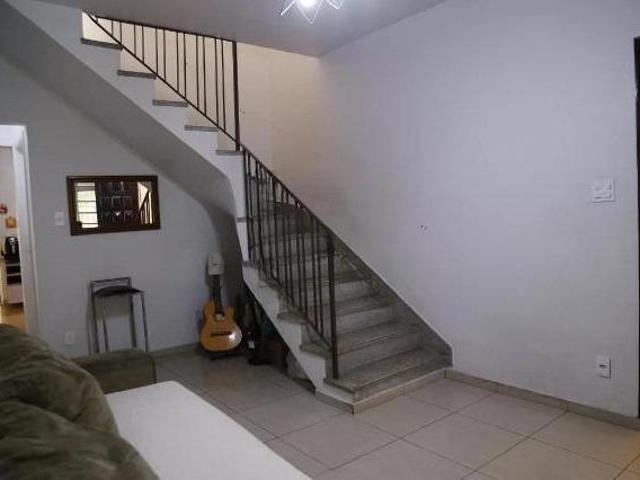 Casa à venda no Parque Maria Domitila