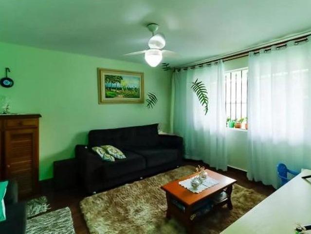 Casa à venda no Parque Maria Domitila