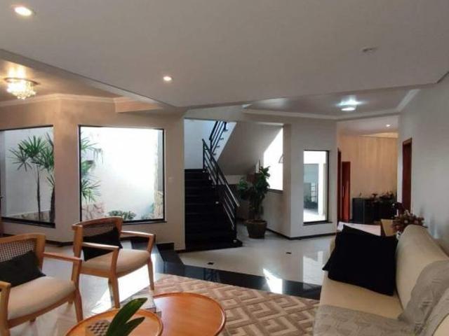 Casa à venda no Parque Novo Mundo em Americana com 3 quartos 1 suíte e 4 vagas de garagem
