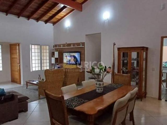 Casa à venda no Parque Nova Suíça em Valinhos/SP