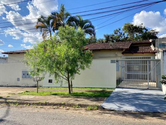 Casa á venda no Parque Amazônia Casa de Rua com 3 Quarto s por R$ 495000.00 no setor Parque Amazôn