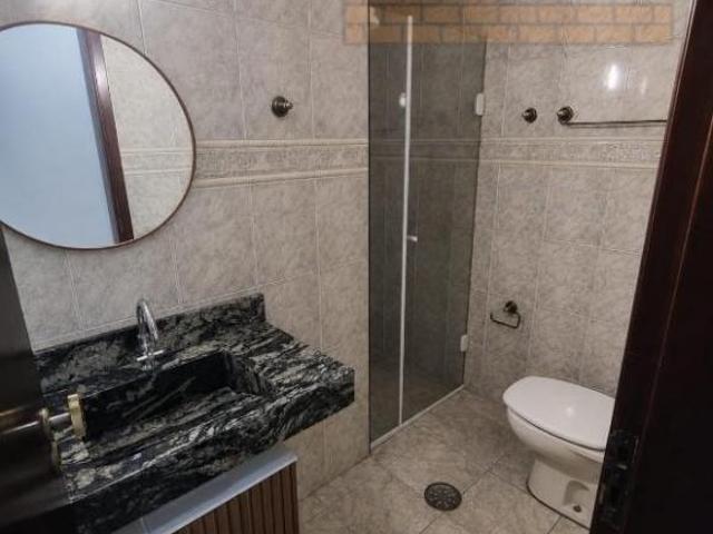 Casa à venda no Parque Assunção, Taboão da Serra SP! 2 quartos, 1 suíte, 2 salas, 2 banheiros, 2 vag