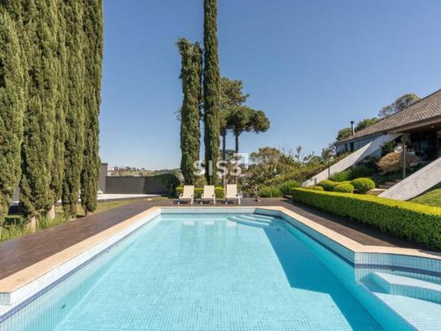 Casa à venda no Parque Barigui – 3.271 m² de terre