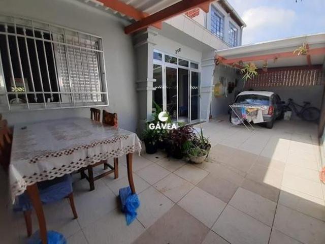 Casa à venda no Parque Bitaru em São Vicente